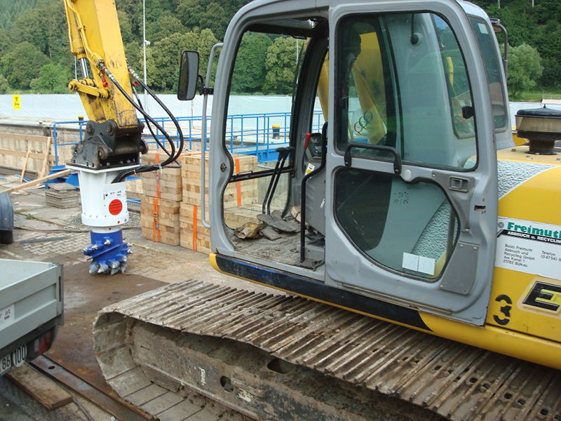 ER 1500 L – New Holland E 215 | Erkat