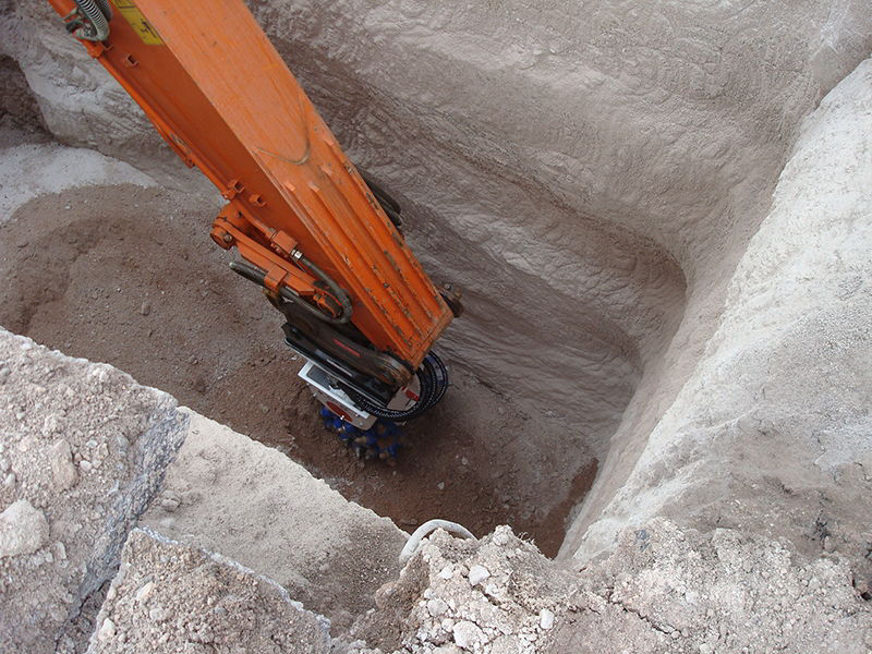 ER 1500 X – Hitachi ZX 350 and New Holland | Erkat