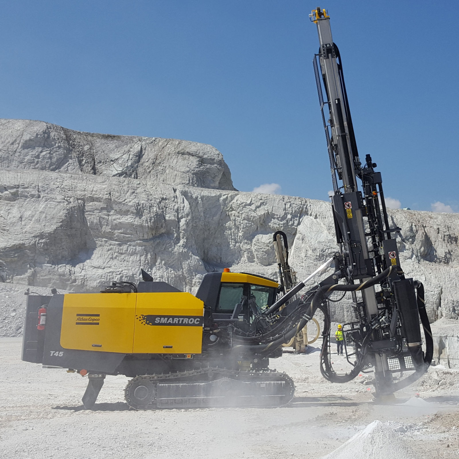 SmartROC T45 drilling at height in Italy | Epiroc