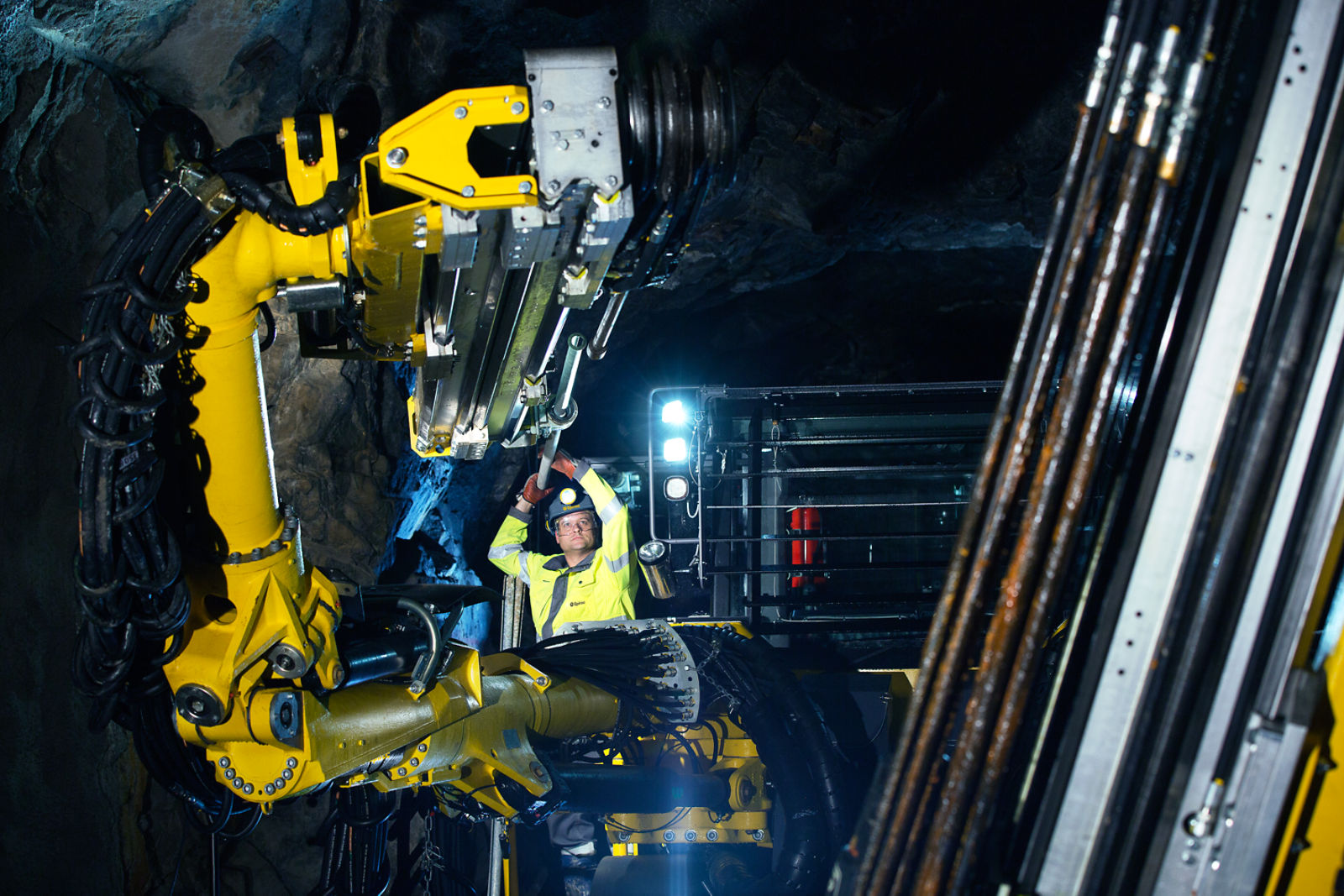 Boom isolation kit | Epiroc