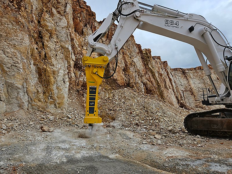 Epiroc introduces first 10-ton hydraulic breaker to Croatia | Epiroc Epiroc introduces first 10-ton hydraulic breaker to Croatia | Epiroc