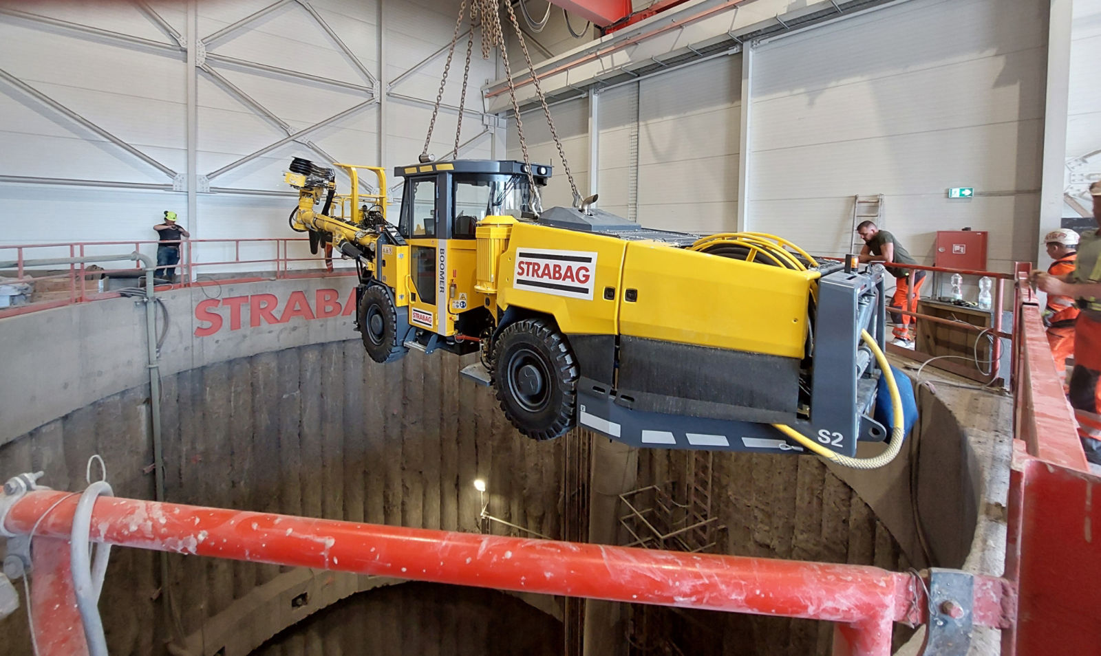 STRABAG setzt bei U-Bahn-Ausbau auf Epiroc Boomer S2 | Epiroc