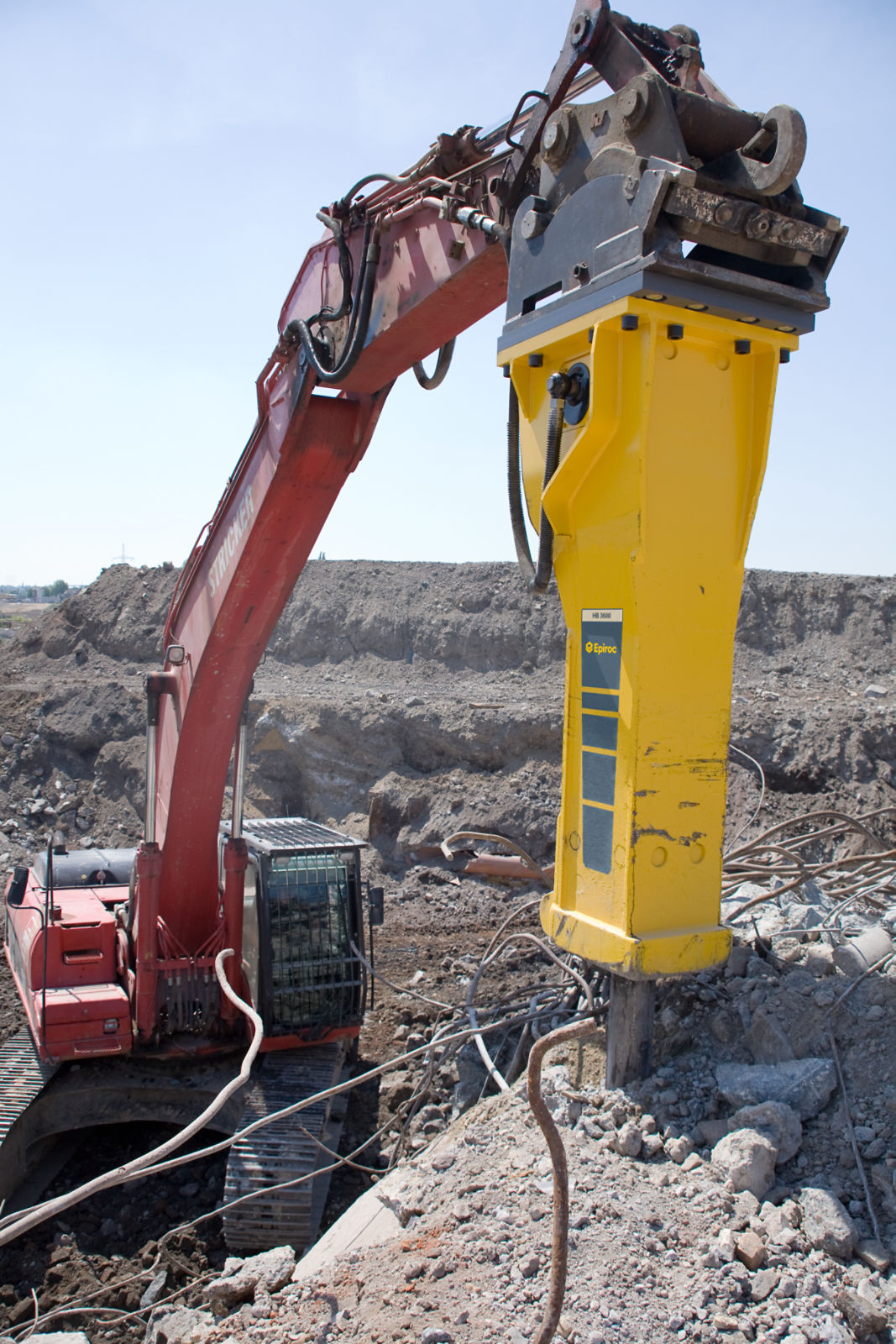 A world first! Unique, patented IPS system takes hydraulic breaker ...