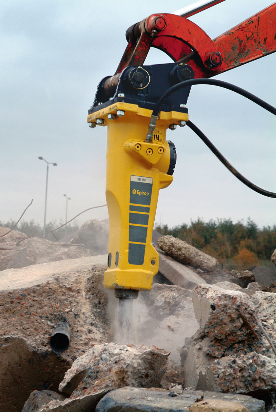 Features SB 52-SB 1102 hydraulic hammer | Epiroc
